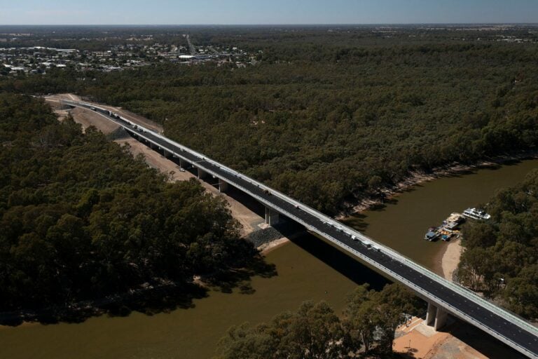 Echuca Moama Bridge — Tract